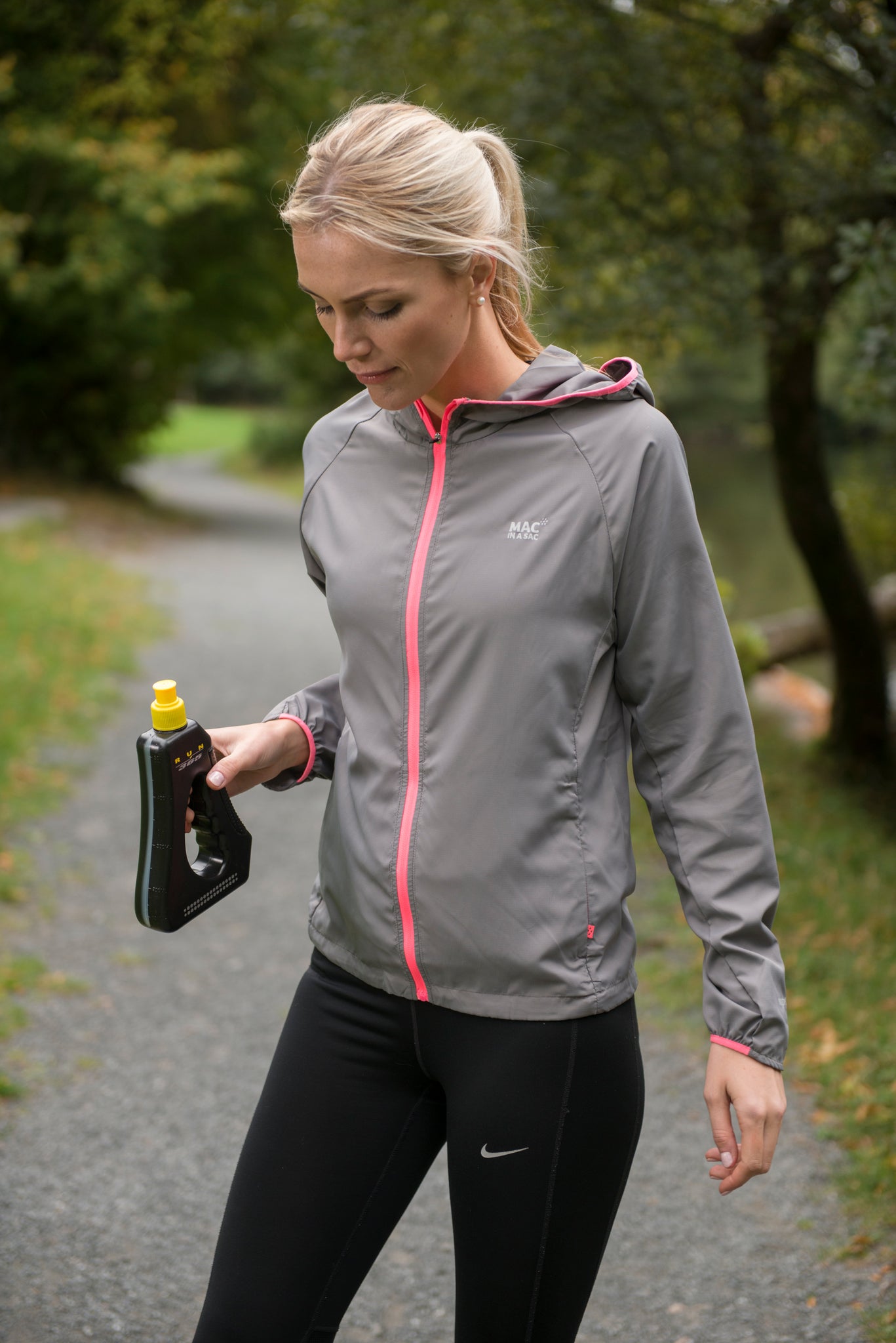 Ultra Packable Running Jacket - Shadow – Mac in a Sac